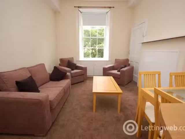 Unique 3 BR Property to rent in Lord Russell Place, Edinburgh.