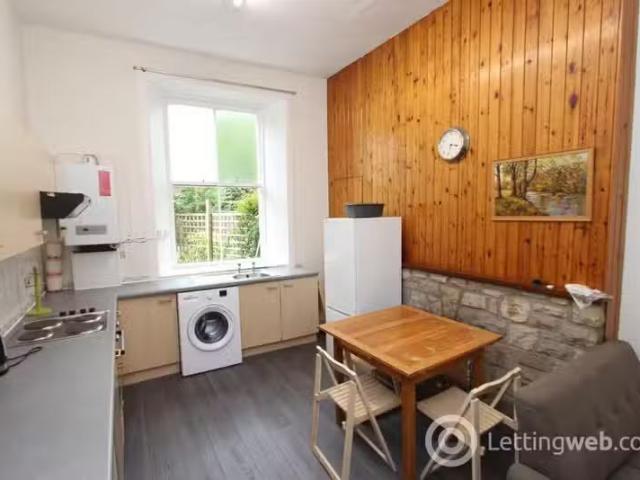 Deal! 3 BR Property to rent in Marchmont Crescent, Marchmont.