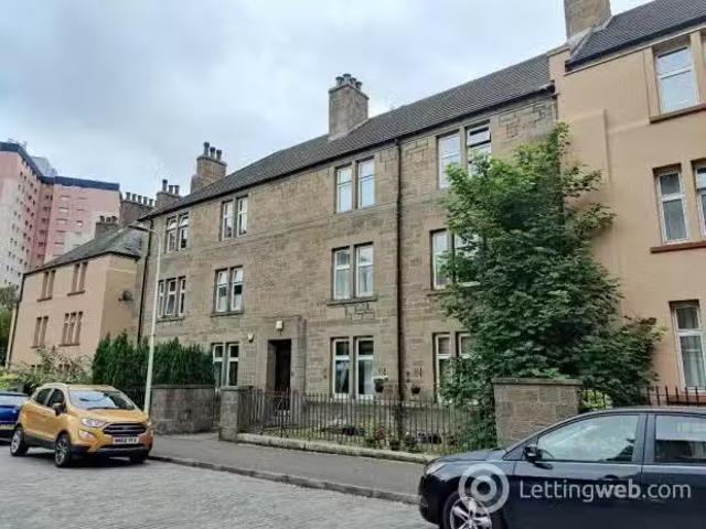 For Rent! 3 BR Property to rent in Mitchell Street, West End.