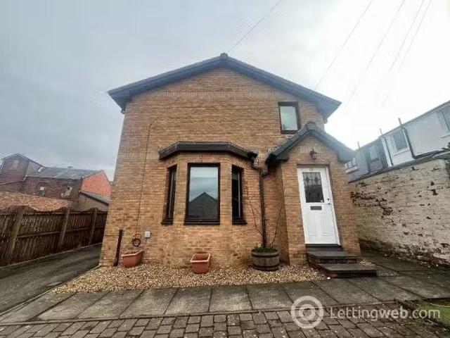 For Rent! 3 BR Property to rent in Mungle Street, West Calder.