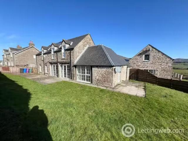 Charming 3 BR Property to rent in North Mains of Liff, Dundee.