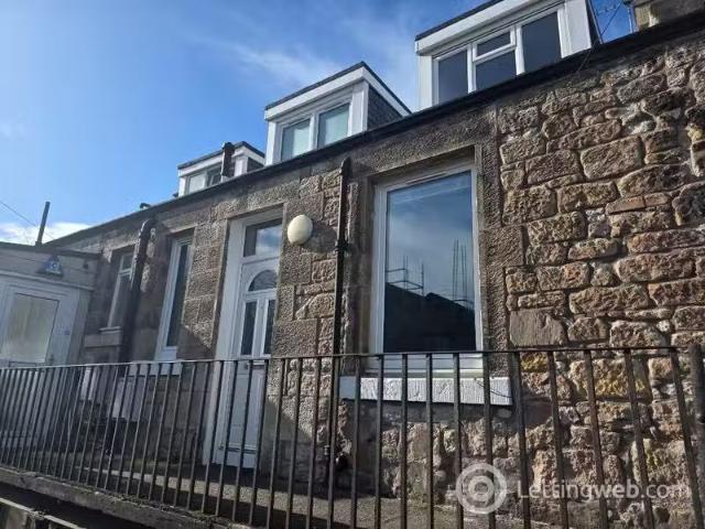 Just in! 3 BR Property to rent in Newtoft Street, Gilmerton, E.