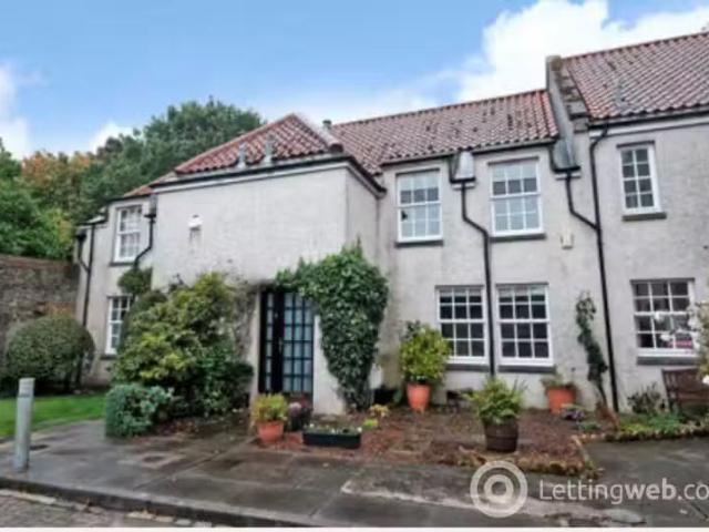 Cheap 3 BR Property to rent in Seaton Stables Don Street, AB24