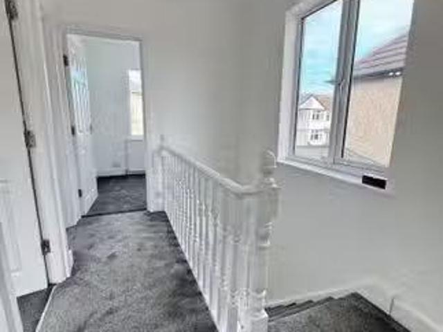 Cheap Terraced house to rent in Wilfred Avenue, Rainham, Esint.