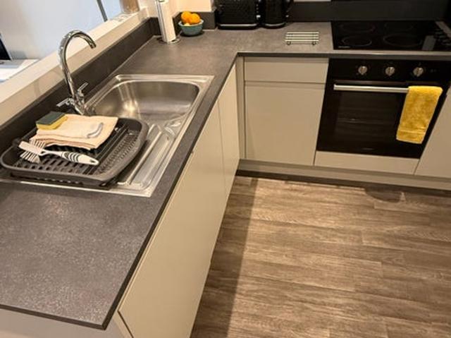 For rent a beautiful, GF, bright, modern studio