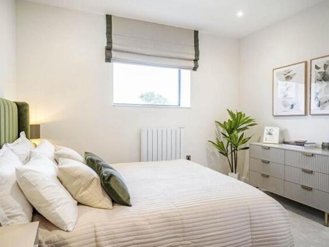 For Rent Apartment Chertsey Surrey DLS100052710
