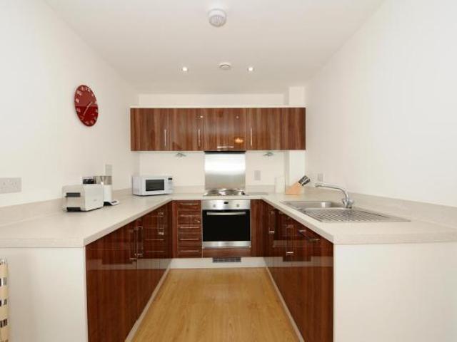For Rent Apartment Surrey Surrey DLS100368367