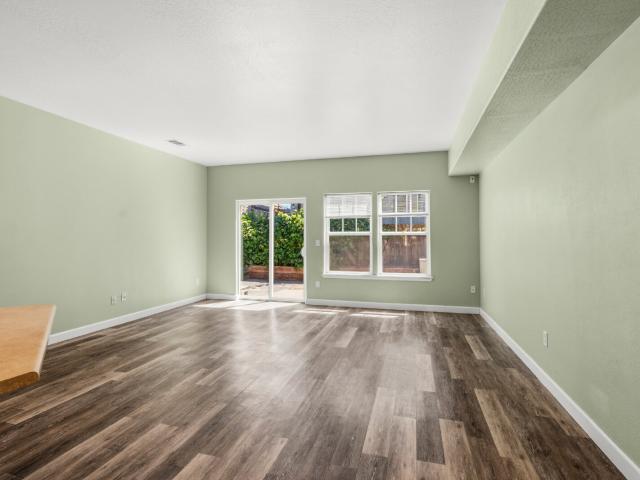 For Rent – Charming Townhouse in White City, OR