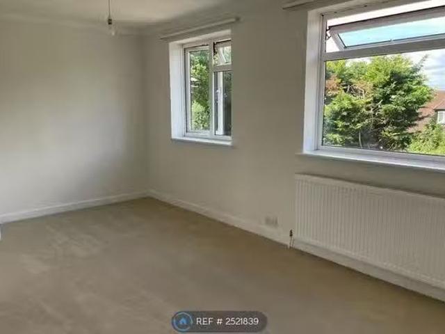 Charming Detached house to rent in Hill Farm Road, Chalfont St.
