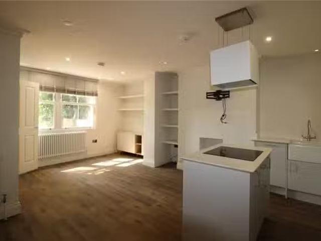Unique Flat to rent in Canning Road, Croydon CR0
