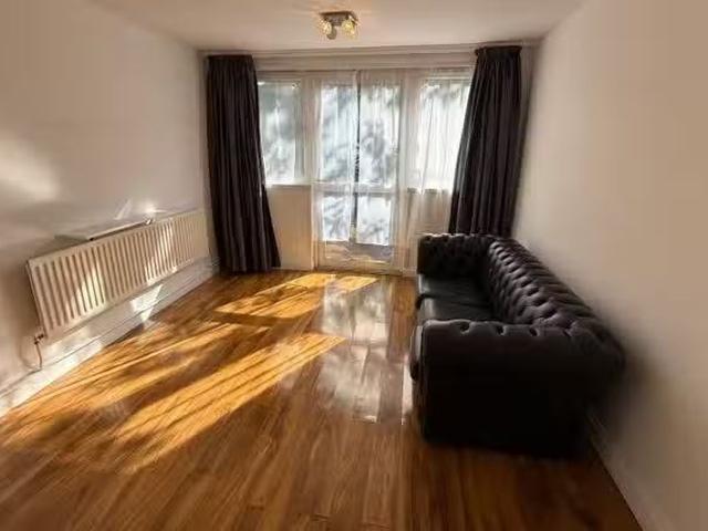 Rental! Flat to rent in Casey Close, St Johns Wood NW8