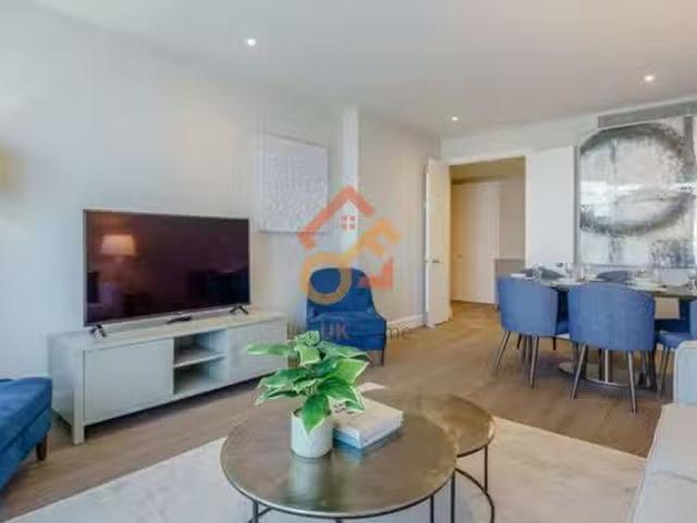 Cozy Flat to rent in Circus Apartments, 39 Westferry Circus, L.