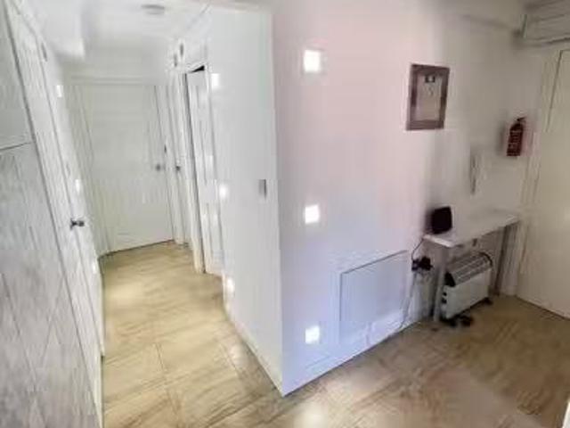Cozy Flat to rent in Blaker Road, London E15