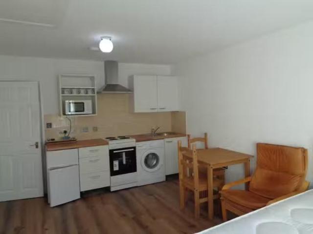 For Rent! House for rent in The Annex 119 Station Road, Imping.