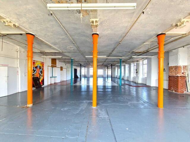 For Rent House Stockport Greater Manchester DLS101089628
