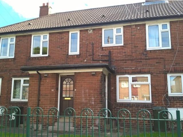 For Rent in Carden Road, Bradford. Studio, First Floor Flat