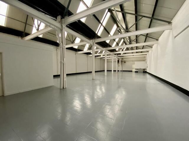 For Rent Industrial Luton Bedfordshire DLS99833707