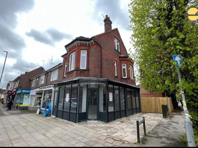 For Rent, Luxury Living, Newly Refurbished 4 Bedroom Flat in Central Dunstable LU6!