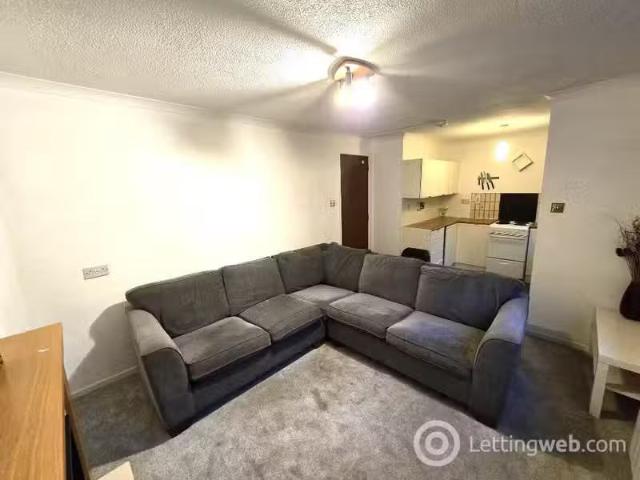 Cheap Property to rent in Mill Court, Woodside, Aberdeen, AB24.