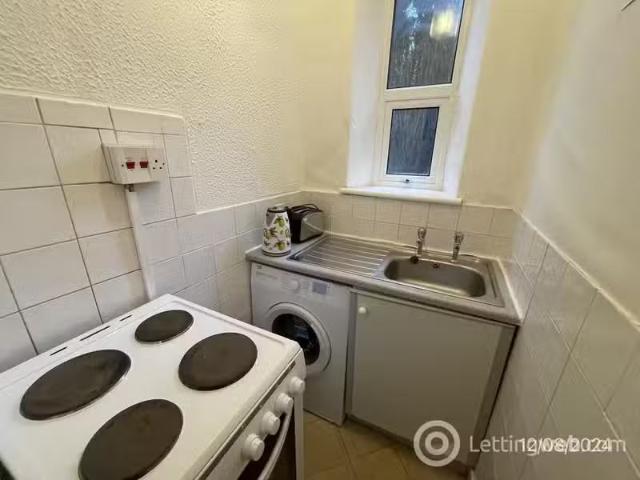 Cheap Property to rent in Bedford Road, Ground Floor Right, Ab.