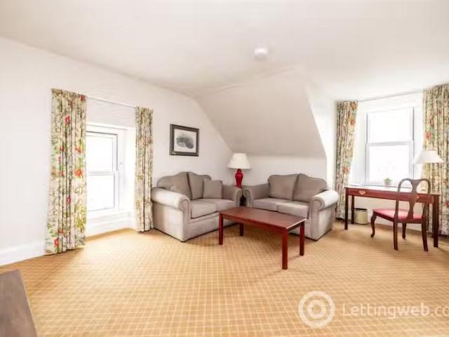 Charming Property to rent in Esslemont Avenue, Aberdeen, Aberd.
