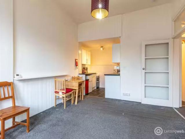Cozy Property to rent in Lochrin Place, Edinburgh EH3