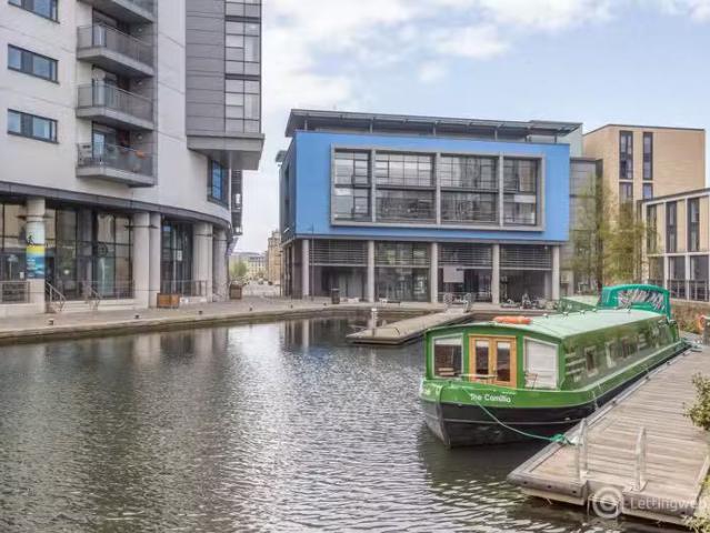 Cozy Property to rent in Lochrin Place, Tollcross, Edinburgh