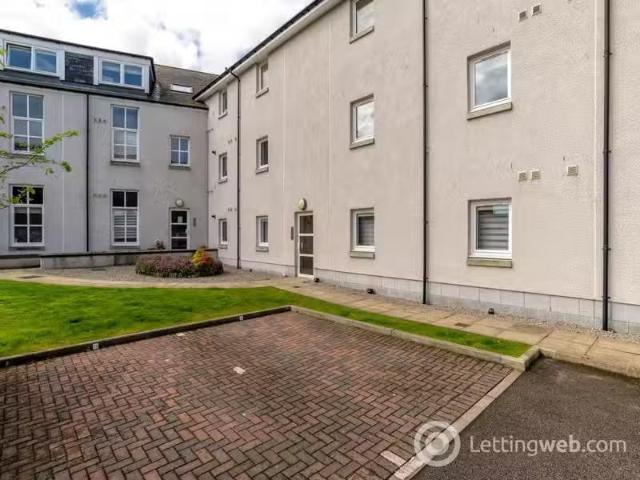 Rental! Property to rent in Park Street, The Courtyard, City C.
