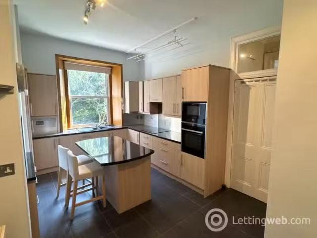 Cheap Property to rent in Polwarth Gardens, Polwarth, Edinburg.