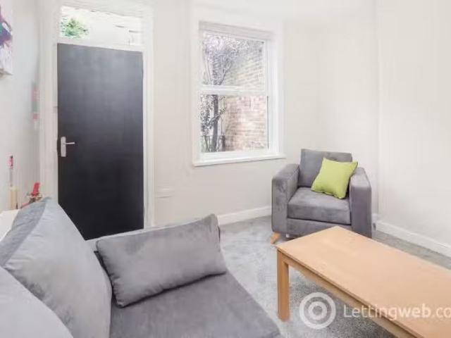 Nice Property to rent in Stanley Avenue, Forest Fields, Nottin.