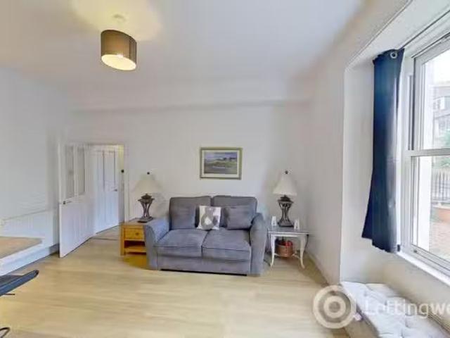 Unique Property to rent in Salmond Place, Edinburgh, EH7
