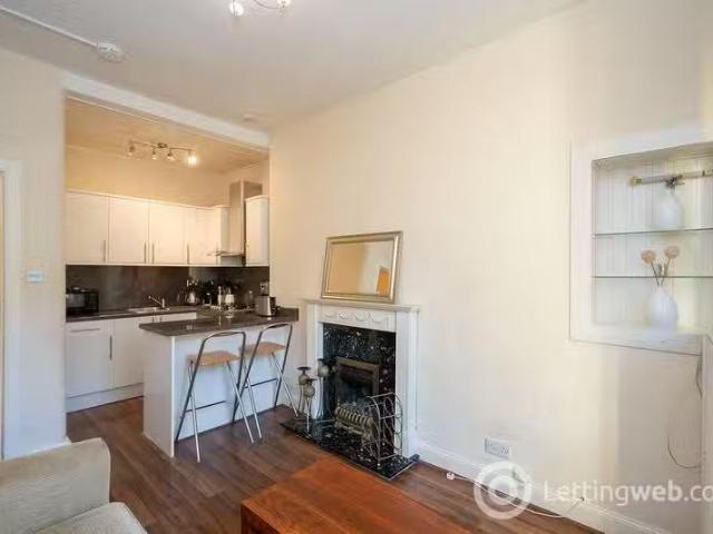 Nice Property to rent in Wardlaw Place, Edinburgh, EH11