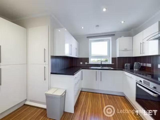 Deal! Property to rent in West Pilton Green, Pilton, Edinburgh.