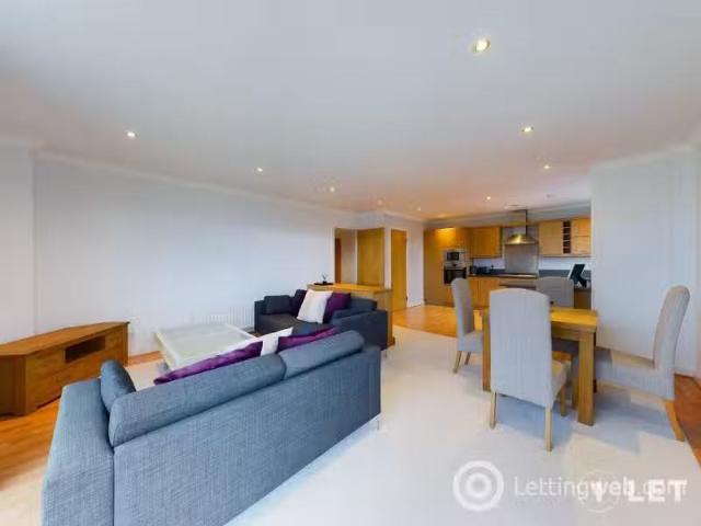 Nice Property to rent in Western Harbour Terrace, Newhaven, Ed.