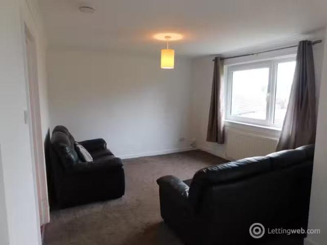 Nice Property to rent in 26, Firrhill Crescent, Edinburgh, EH1.