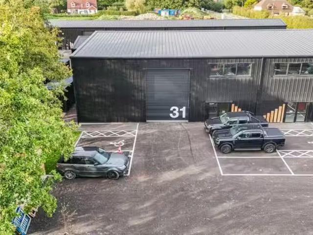 Just in! Property for rent in Neaves Park, Goddards Green, Has.