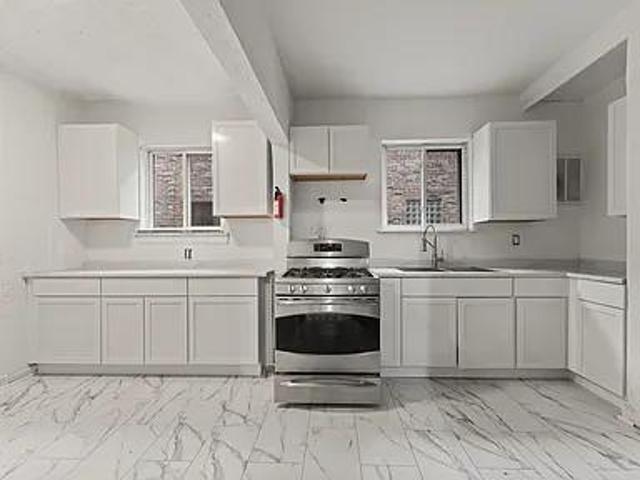 For Rent – Renovated 3BR Upper Flat in Detroit