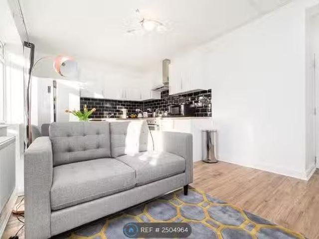 Charming Room to rent in Perystreete, London SE23
