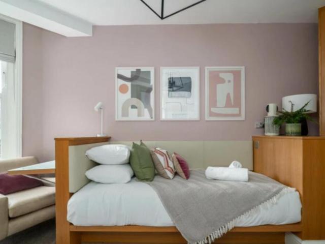 For Rent Shared Living/roommate London London DS90560552