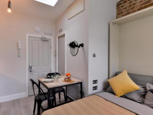 For Rent Shared Living/roommate London London DS90561023