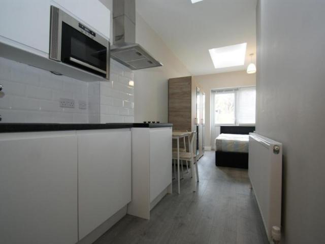 For Rent Shared Living/roommate London London DS90562740