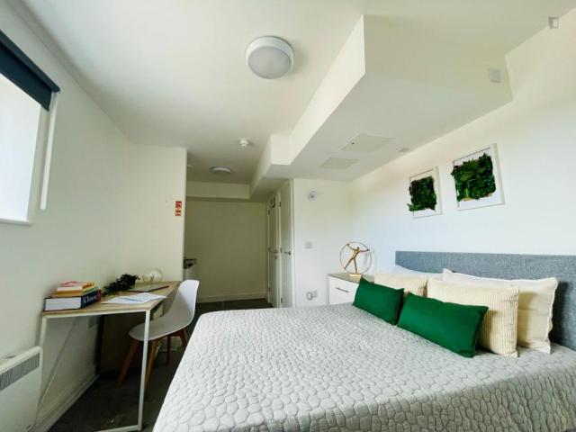 For Rent Shared Living/roommate Southampton Southampton DLS90562659