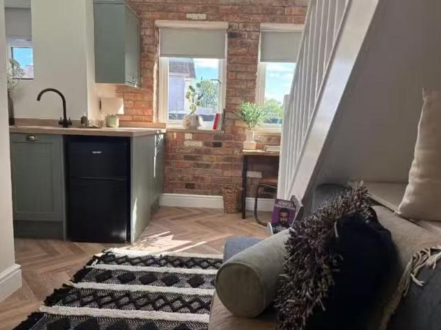 Nice Studio flat for rent in 71 Raddlebarn Road, Selly Oak.