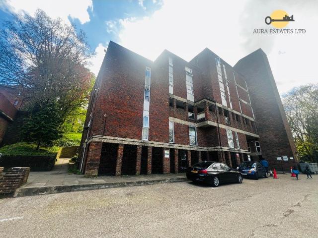 For Rent, Stylish 1 Bedroom Flat with Parking – 5th Floor Living in Luton LU1!