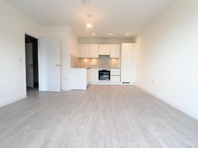 Forastero House, Hayes Village UB3, 1 bed flat to rent, £1,595 pcm | PrimeLocation