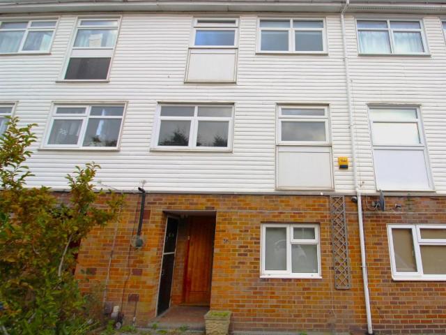 Ford End, Woodford Green IG8, 4 bed town house to rent, £2,500 pcm | PrimeLocation