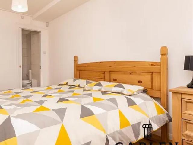Ford End, London, IG8 0EG, United Kingdom | Room for rent #139332955 | Rentberry