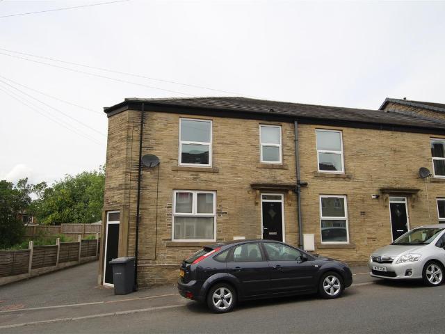Ford Hill, Queensbury, Bradford BD13, 2 bed end terrace house to rent, £895 pcm | PrimeLocation