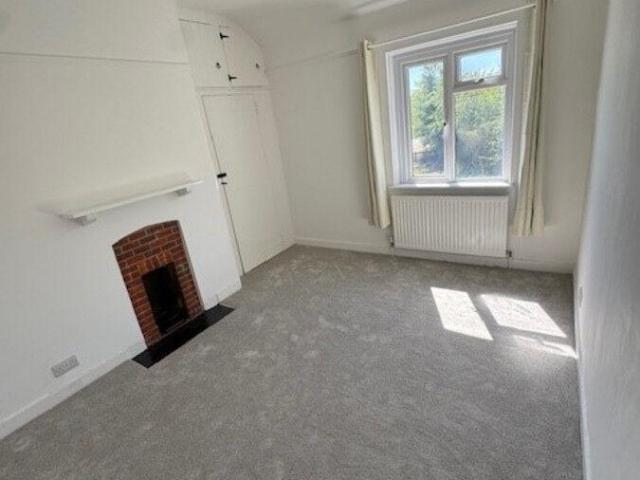 Ford Lane, BASINGSTOKE 3 bed cottage to rent £1,795 pcm £414 pw