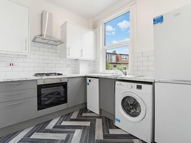 Fordhook Avenue, London W5, 2 bed flat to rent, £2,300 pcm | PrimeLocation